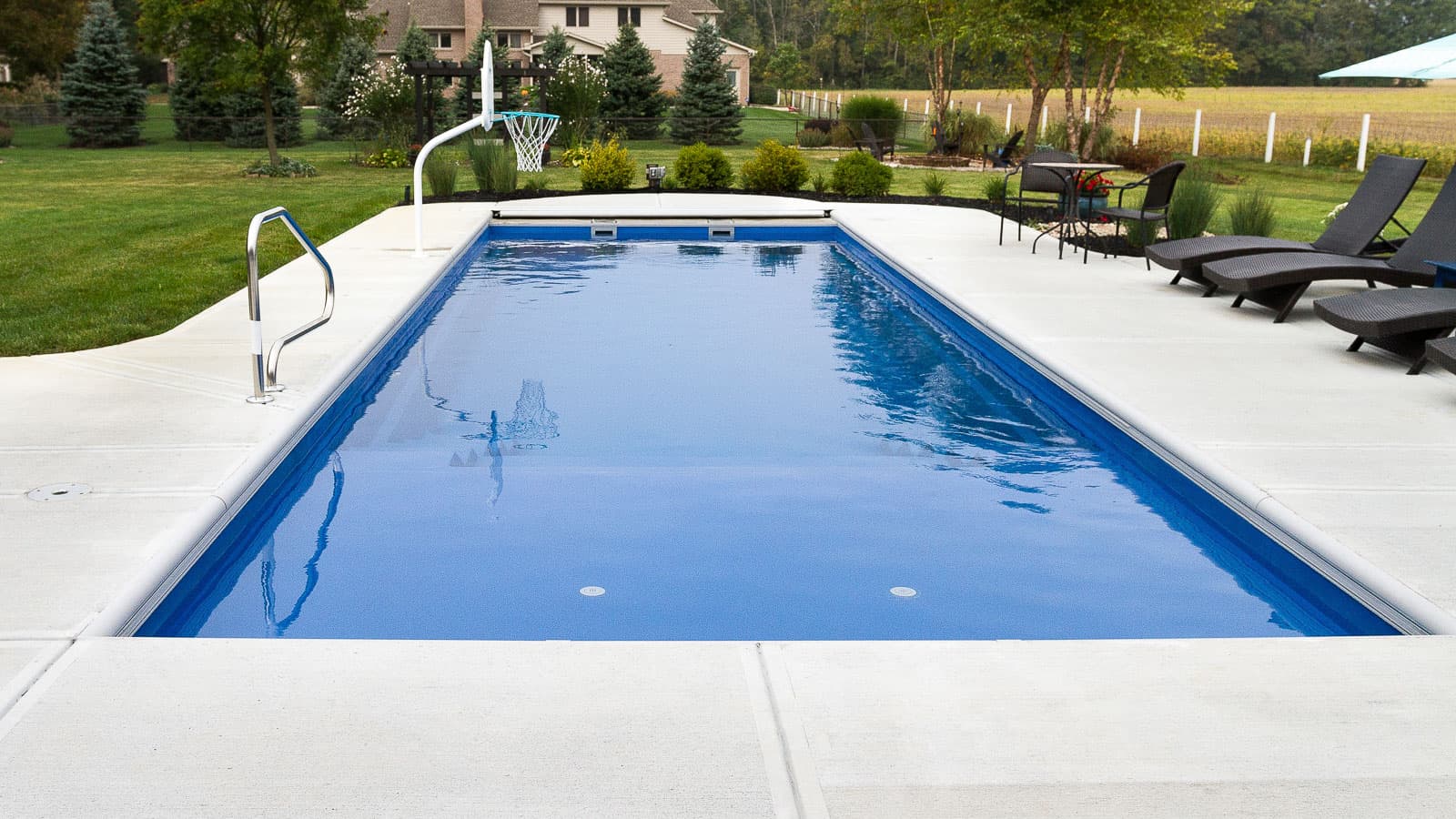 The Freedom rectangle fiberglass swimming pool - Blue Science Pools